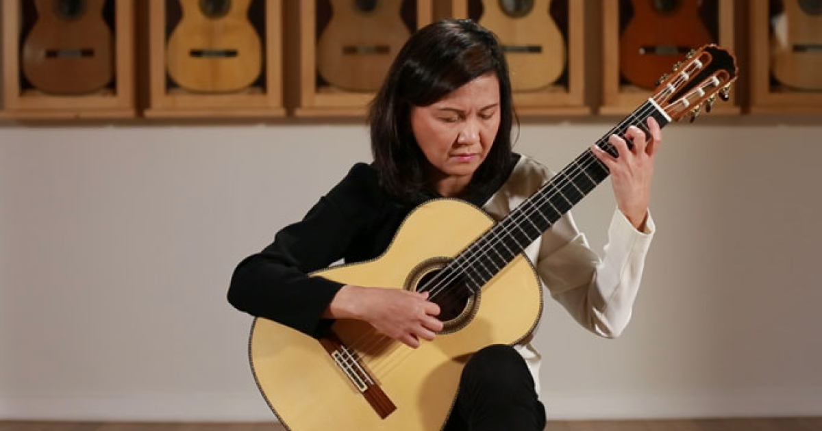 Tina Lo plays Brogger 'Stradivarius'