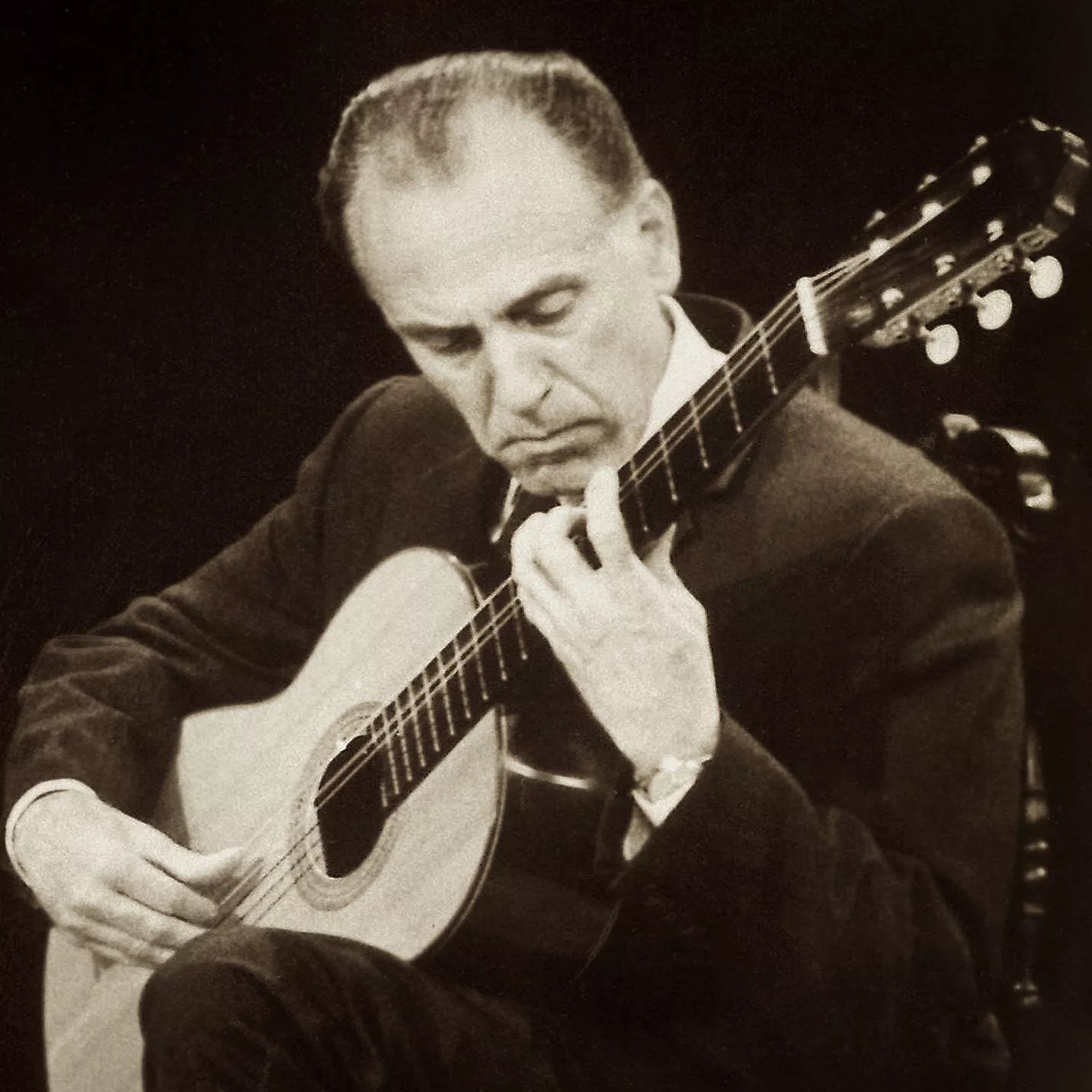 Story - Guitar Salon International