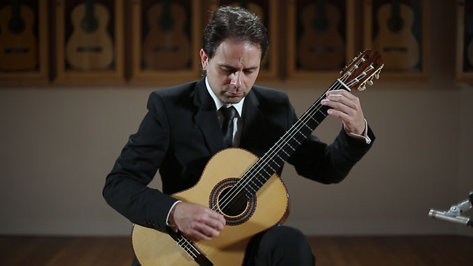 Federico Nunez plays Felipe Conde Centenario