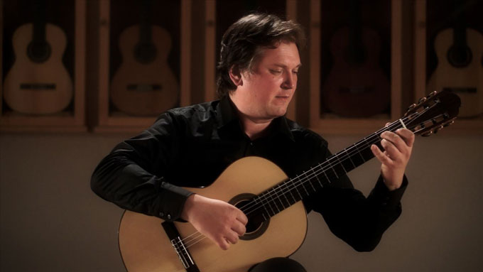 Alex Tsiboulski plays Bach