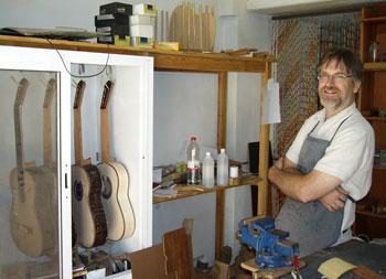 Luthier: John Ray