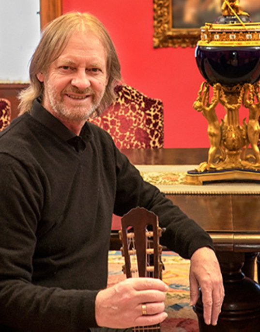 Omni On-Location Premiere - David Russell Performs J.S. Bach's 4th Lute ...